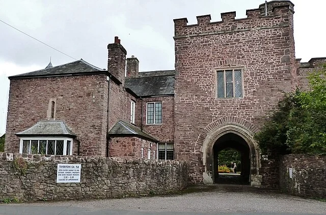 Tiverton Castle | Yeatheridge Farm